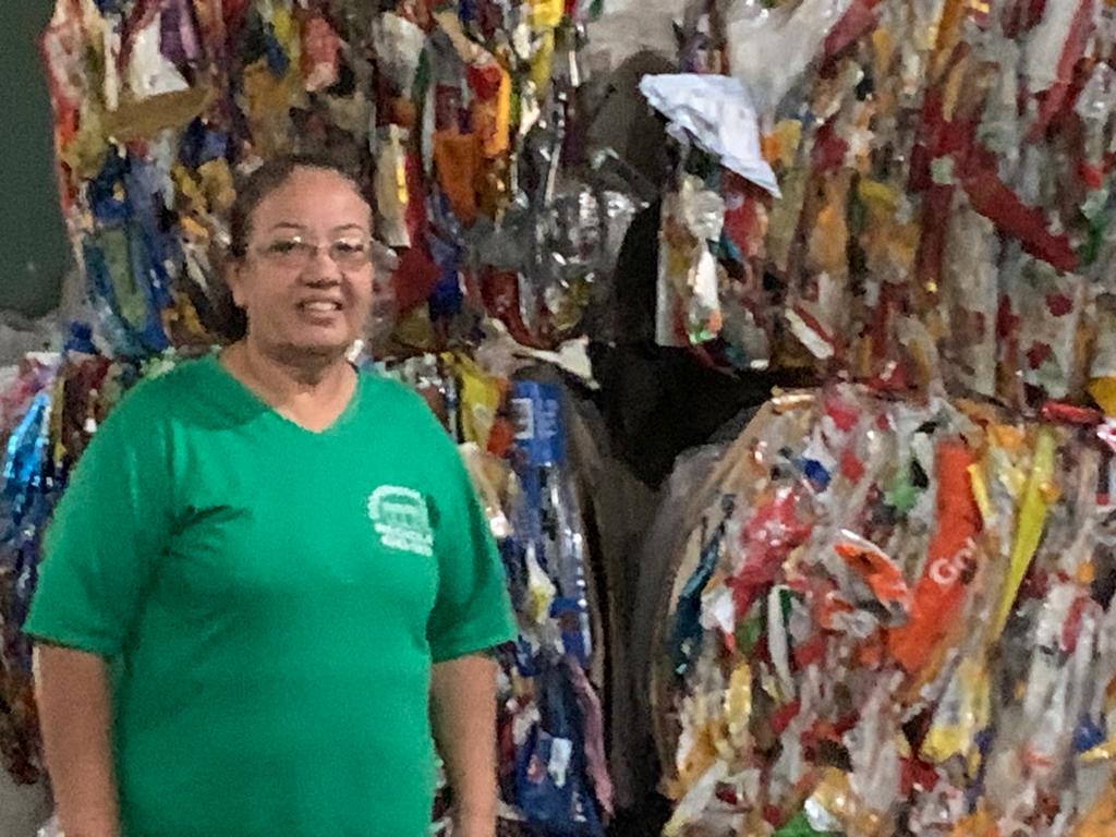 CÂMARA CONCEDE TÍTULO DE CIDADANIA A MARLI DA COOPERNOVA – Cotia Todo Dia